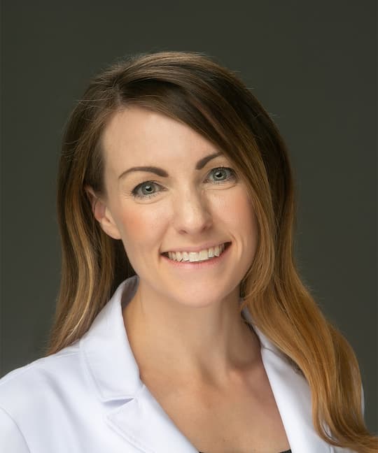 Emily Smith, Bio, Age, Family, CNN, Net Worth, Salary, Husband,