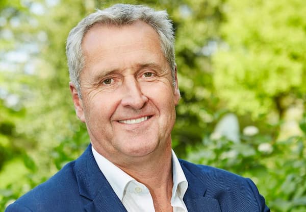 Mark Austin Bio, Age, Height, Family, Education, Sky News, Net