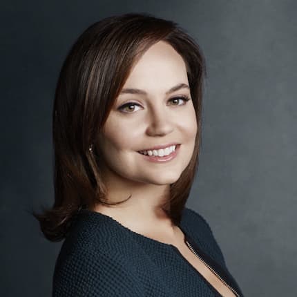 Meg Tirrell, Bio, Age, Teeth, Family, CNBC, Husband, Wedding