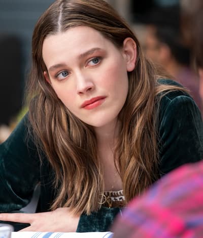 Victoria Pedretti, Bio, Age, Net Worth, Husband, Ethnicity, Eyes