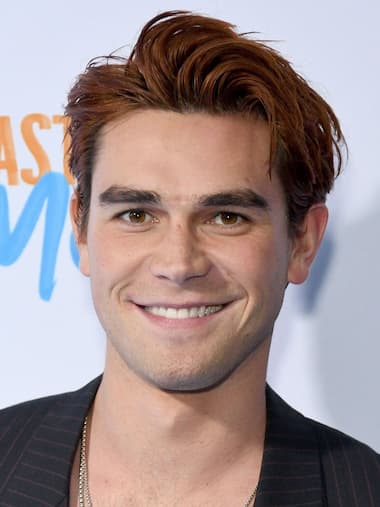 KJ Apa Bio, Age, Parents, Movies & Tv Shows, Net Worth, Wife